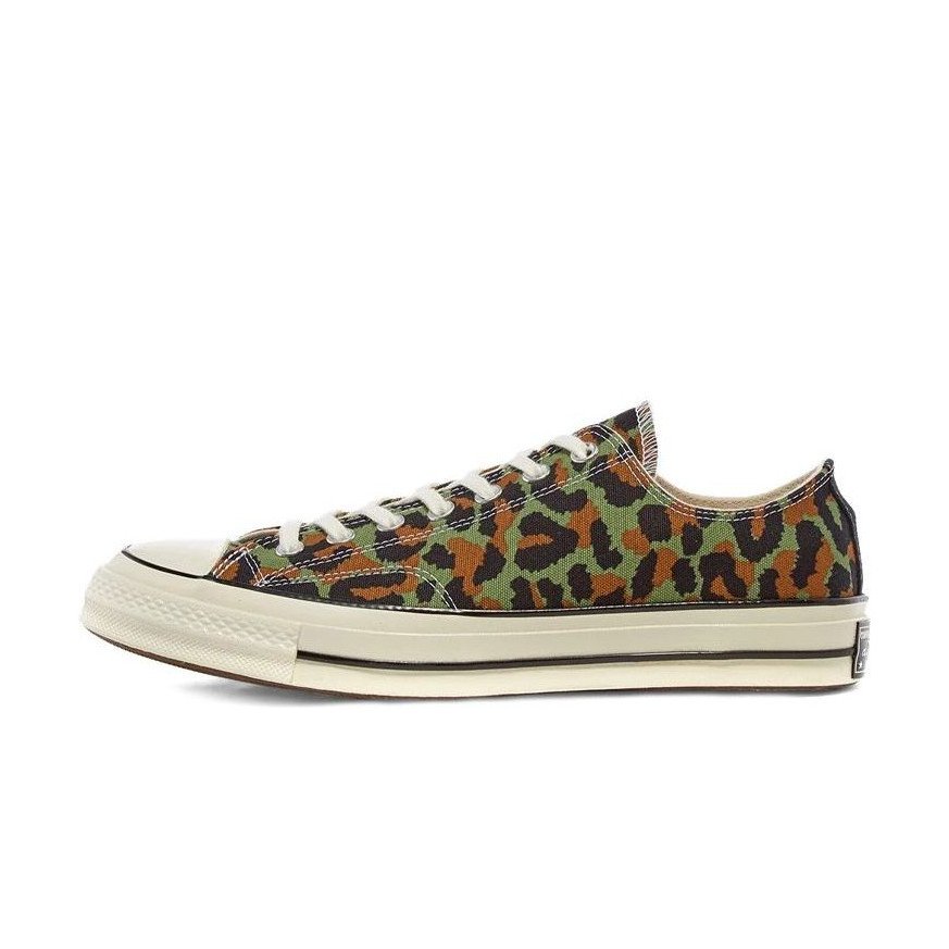 Converse Converse x Invincible CHUCK 70 OX / grün/OLIVE/EGRET/BLACK ...